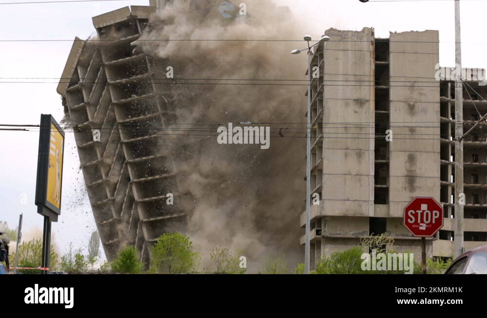 Building demolition by implosion Stock Videos & Footage - HD and 4K ...