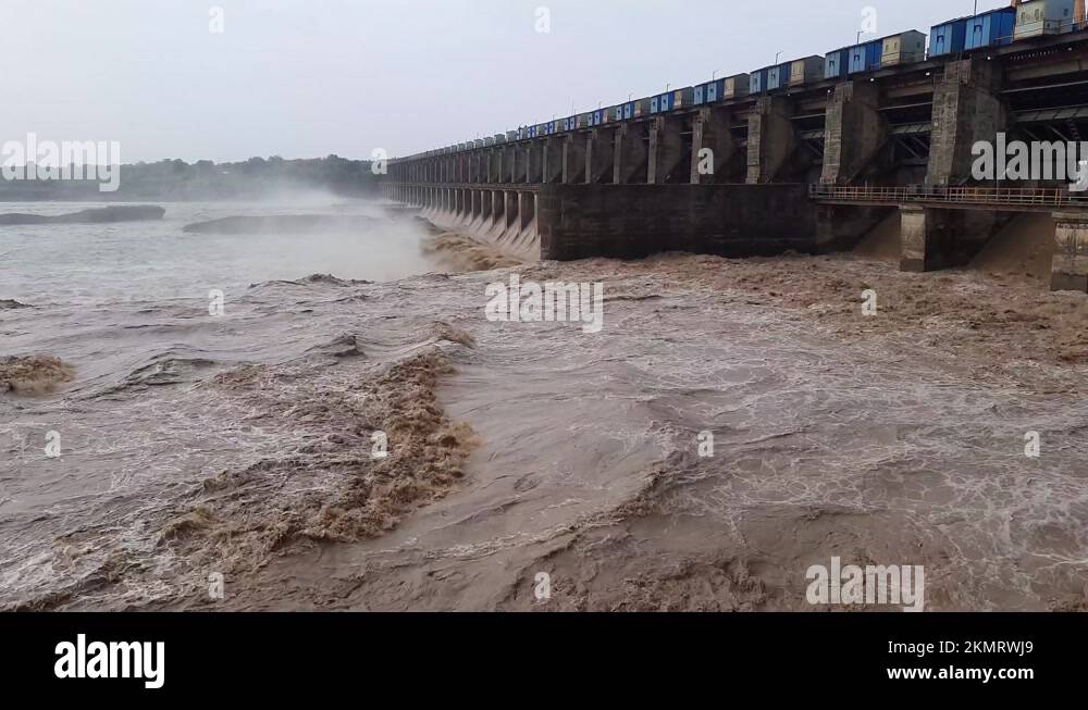Dam discharge Stock Videos & Footage - HD and 4K Video Clips - Alamy