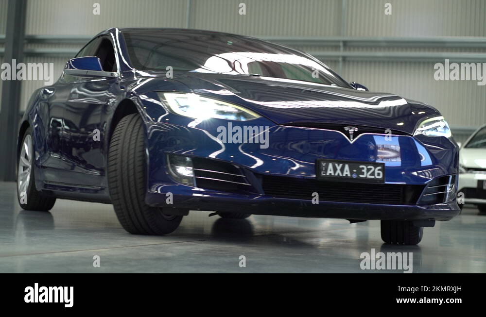 Tesla horizontal Stock Videos & Footage - HD and 4K Video Clips - Alamy