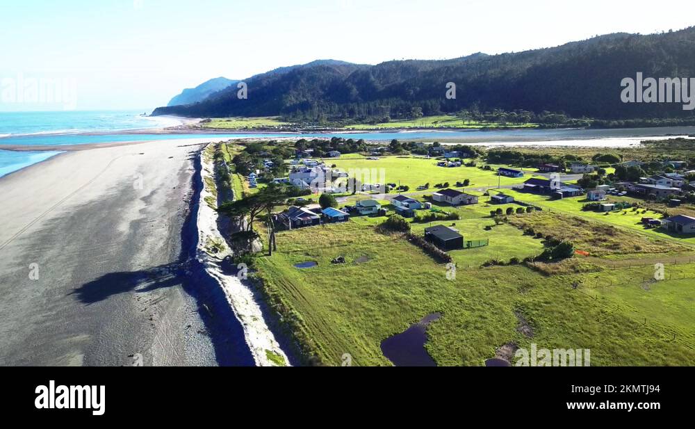 The beautiful mokihinui river on the west coast of New Zealand's south ...