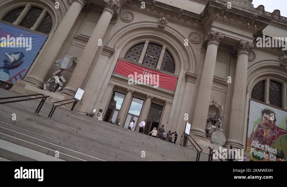 The metropolitan museum of art building Stock Videos & Footage - HD and ...