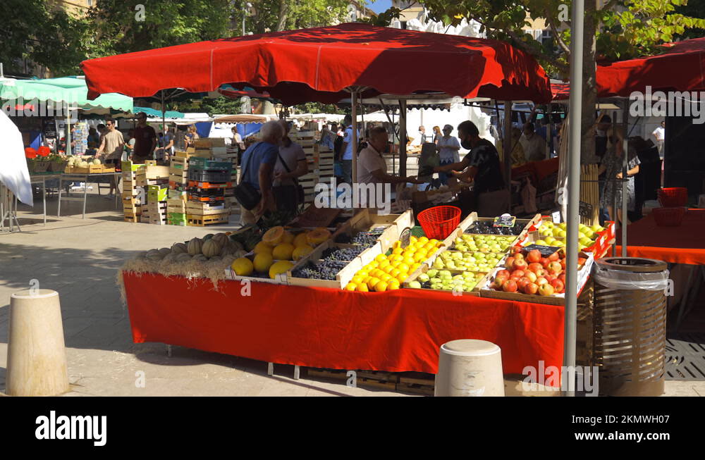 Fruits and vegetables stall on the traditional Aix en Provence food ...