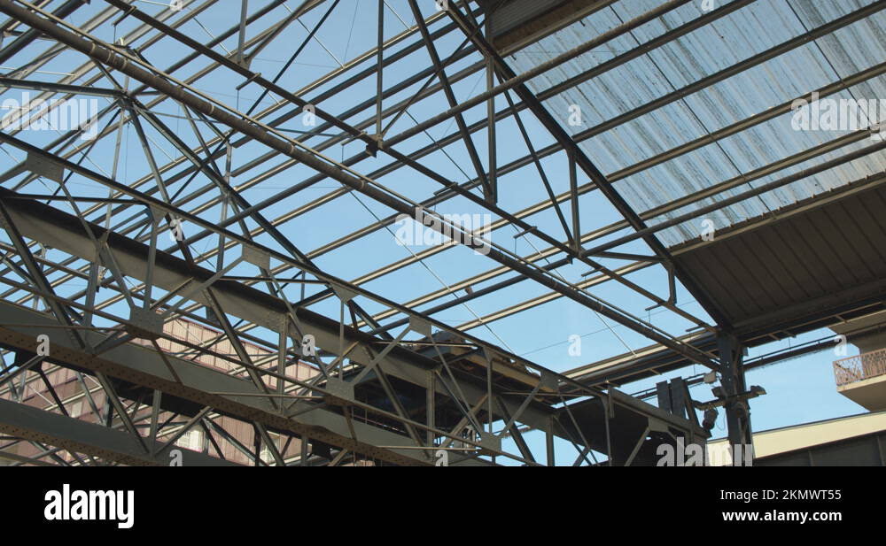Steel trusses Stock Videos & Footage - HD and 4K Video Clips - Alamy