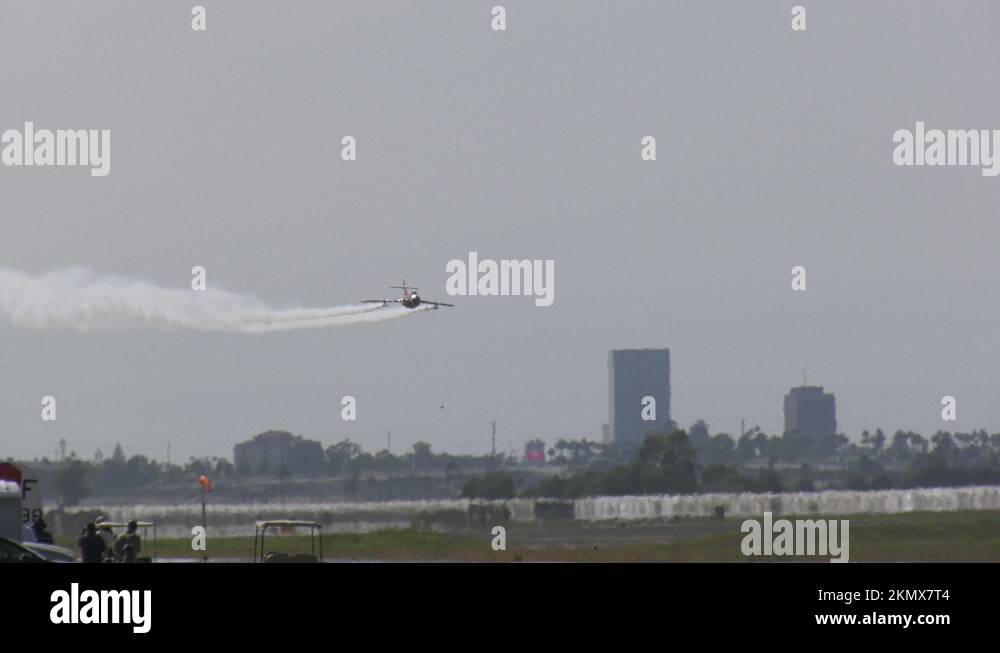 Low level jet Stock Videos & Footage - HD and 4K Video Clips - Alamy