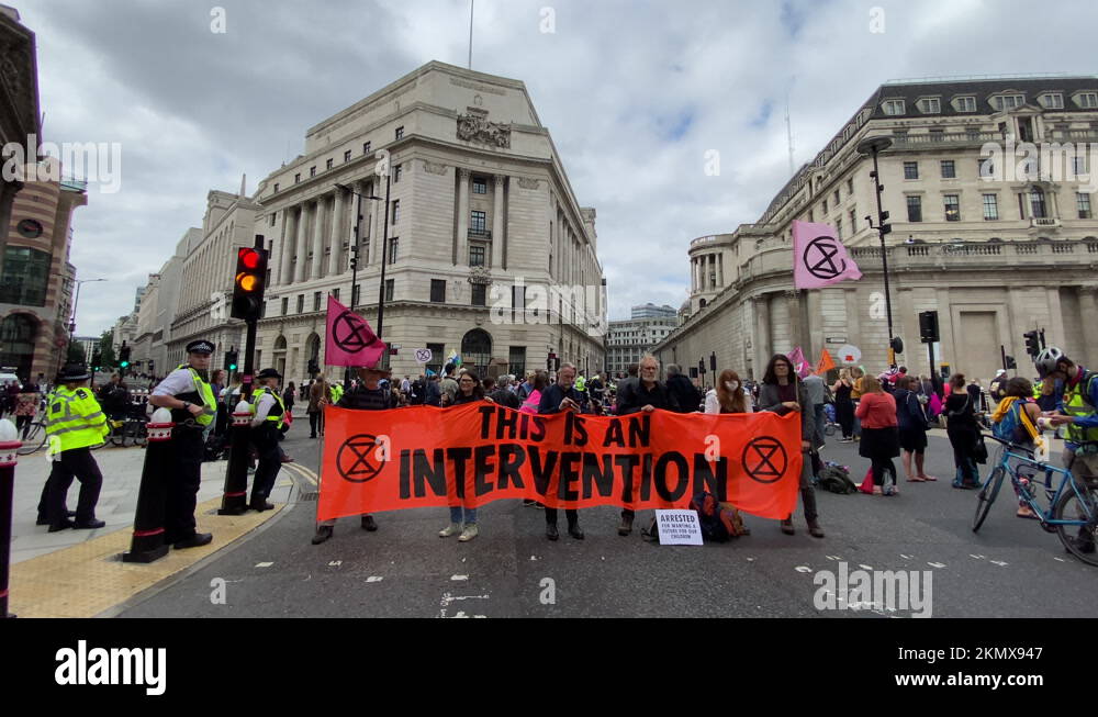 Bank of england sign Stock Videos & Footage - HD and 4K Video Clips - Alamy