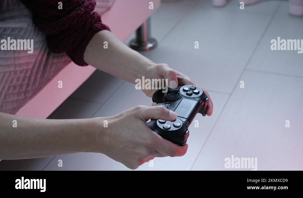 Video games hands Stock Videos & Footage - HD and 4K Video Clips - Alamy