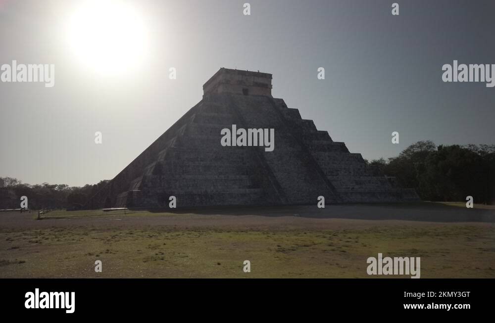 Chichen Itza pyramid ruins in historical park in Yucatan Mexico Stock ...