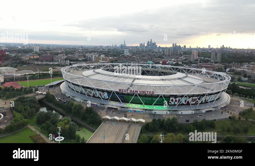 Sky sport stadium Stock Videos & Footage - HD and 4K Video Clips - Alamy