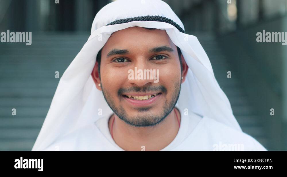 Islamic kandura Stock Videos & Footage - HD and 4K Video Clips - Alamy