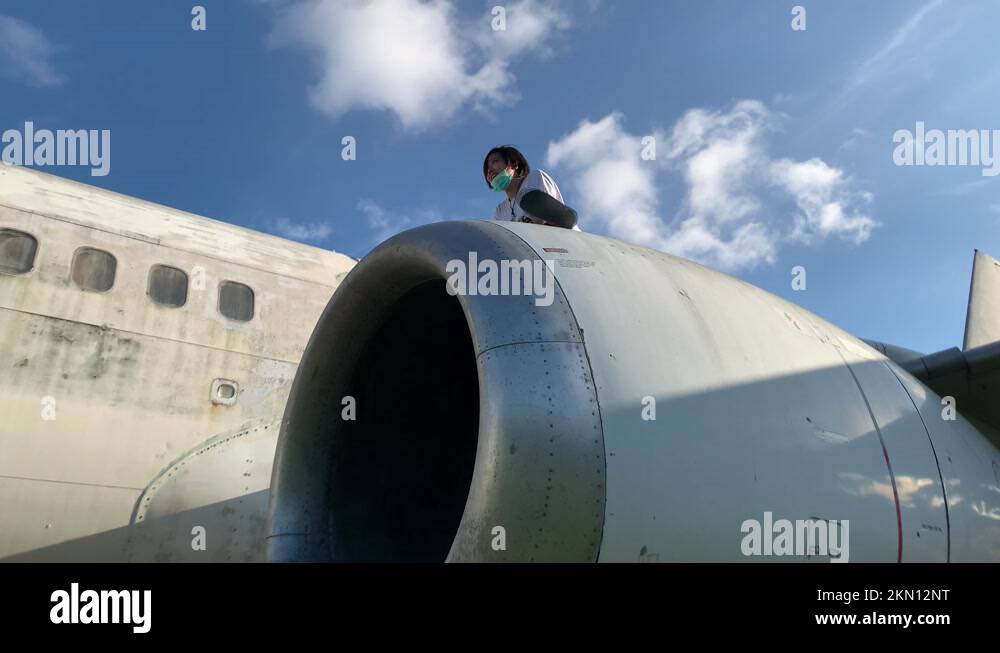 Boeing engine in flight Stock Videos & Footage - HD and 4K Video Clips ...