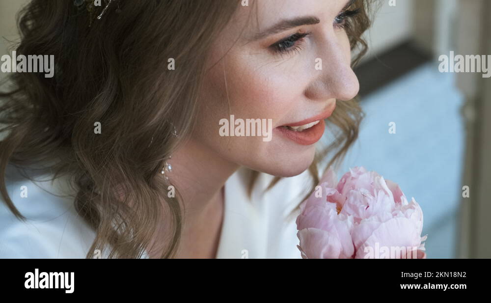 Romantic model Stock Videos & Footage - HD and 4K Video Clips - Alamy