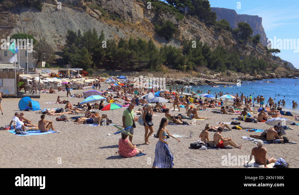 La grande plage Stock Videos & Footage - HD and 4K Video Clips - Alamy