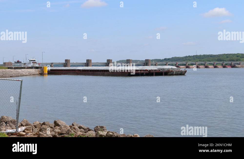 Mississippi river lock barge Stock Videos & Footage - HD and 4K Video ...