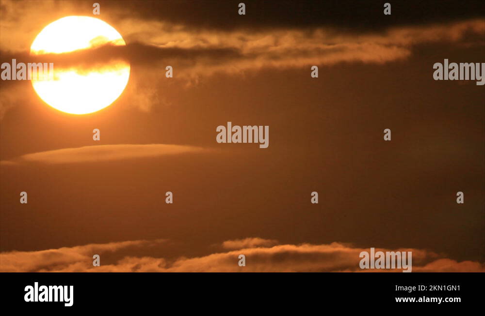 Two layers of cloud Stock Videos & Footage - HD and 4K Video Clips - Alamy