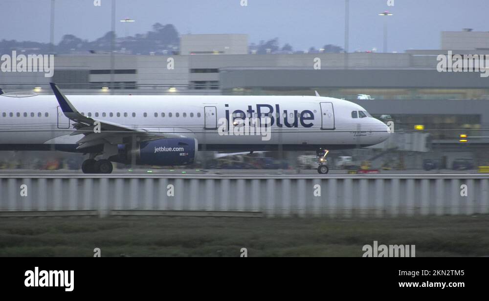 Jetblue airplane Stock Videos & Footage - HD and 4K Video Clips - Alamy