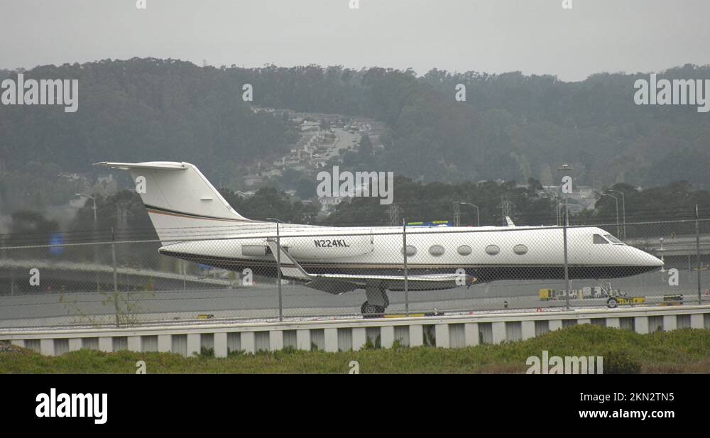 Gulfstream jet Stock Videos & Footage - HD and 4K Video Clips - Alamy