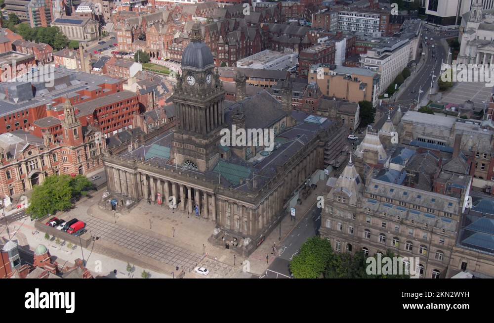 Leeds clock tower Stock Videos & Footage - HD and 4K Video Clips - Alamy
