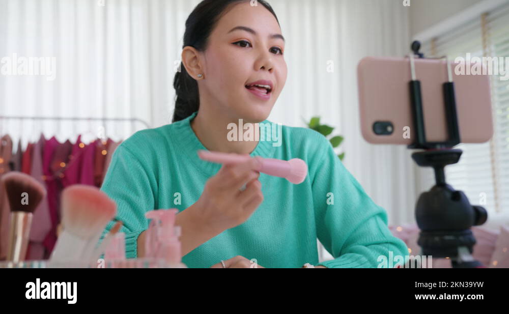 Youtuber review viral product in reel tiktok female beauty vlogger ...