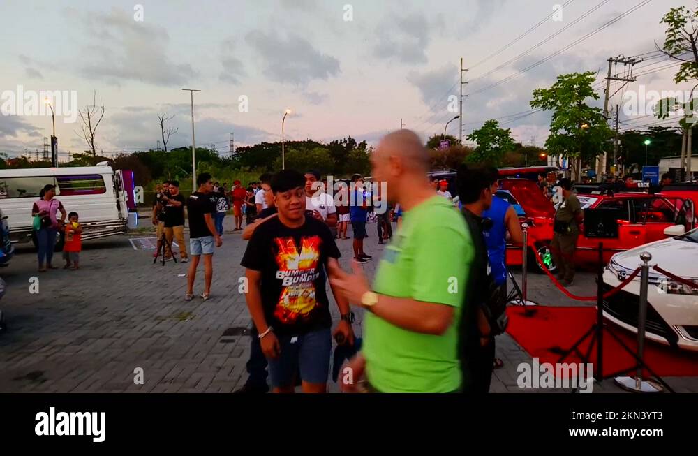 Car show crowd Stock Videos & Footage - HD and 4K Video Clips - Alamy
