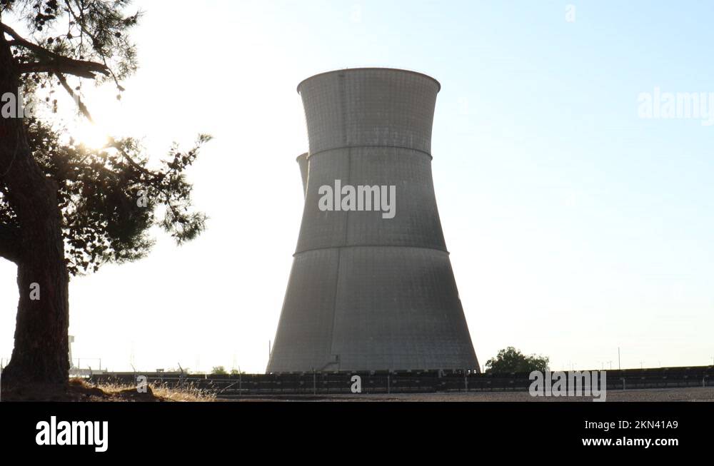 Sun power tower Stock Videos & Footage - HD and 4K Video Clips - Alamy