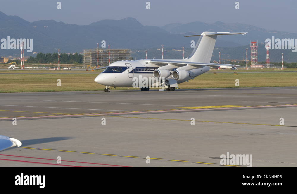 Bae 146 aircraft Stock Videos & Footage - HD and 4K Video Clips - Alamy