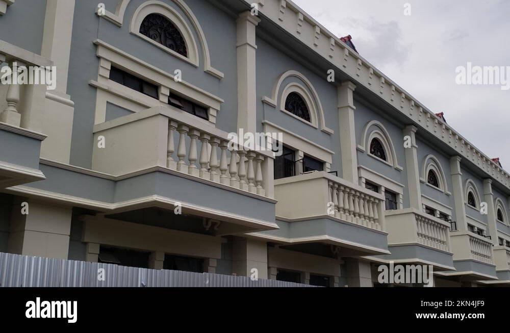 2 story building Stock Videos & Footage - HD and 4K Video Clips - Alamy