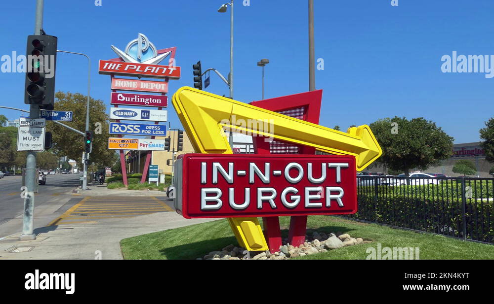 Customers at IN-N-OUT Burger drive-thru restaurant in Los Angeles, 4K ...