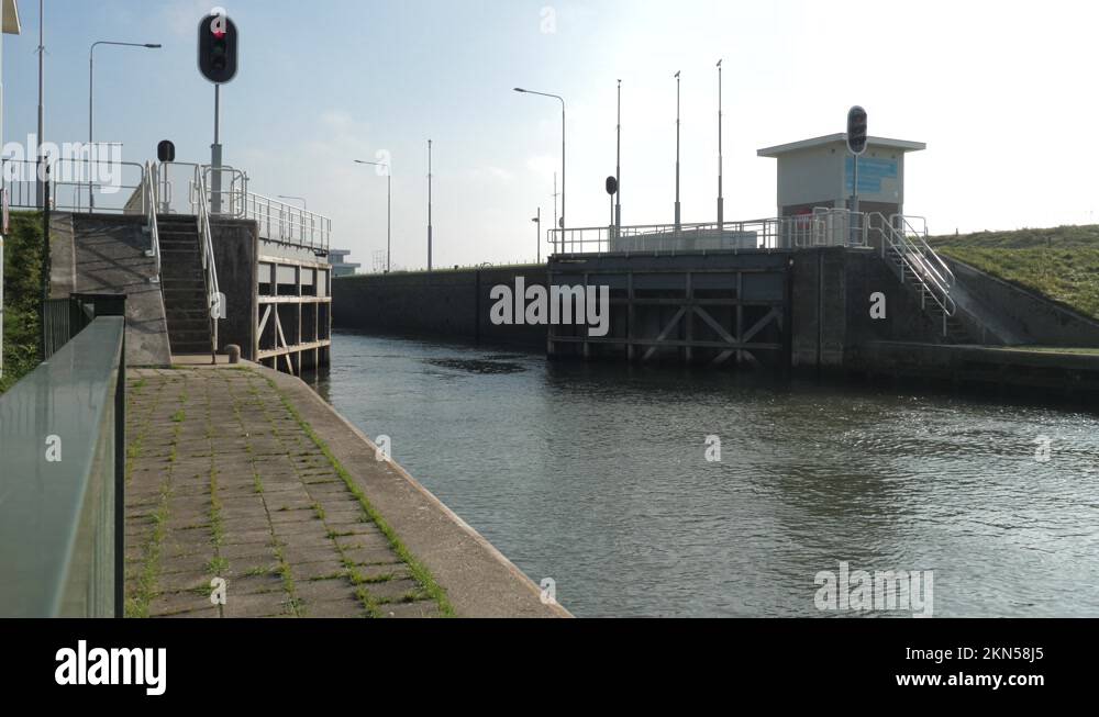 Netherlands sluice Stock Videos & Footage - HD and 4K Video Clips - Alamy