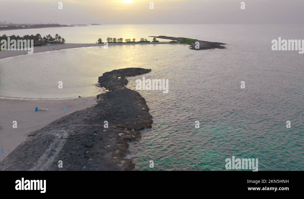 Atlantis paradise island beach Stock Videos & Footage - HD and 4K Video ...