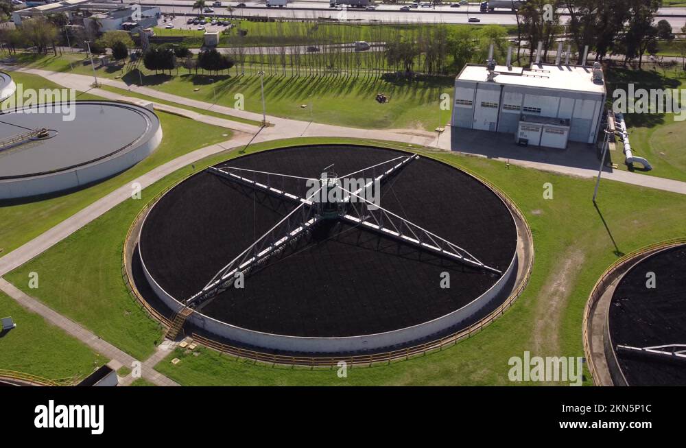 Circular tanks Stock Videos & Footage - HD and 4K Video Clips - Alamy