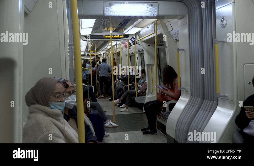 District line train carriage Stock Videos & Footage - HD and 4K Video ...