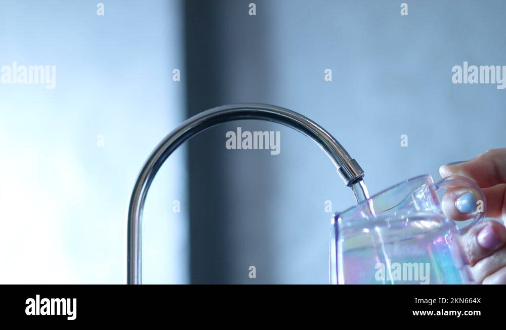 Coffee refill Stock Videos & Footage - HD and 4K Video Clips - Alamy