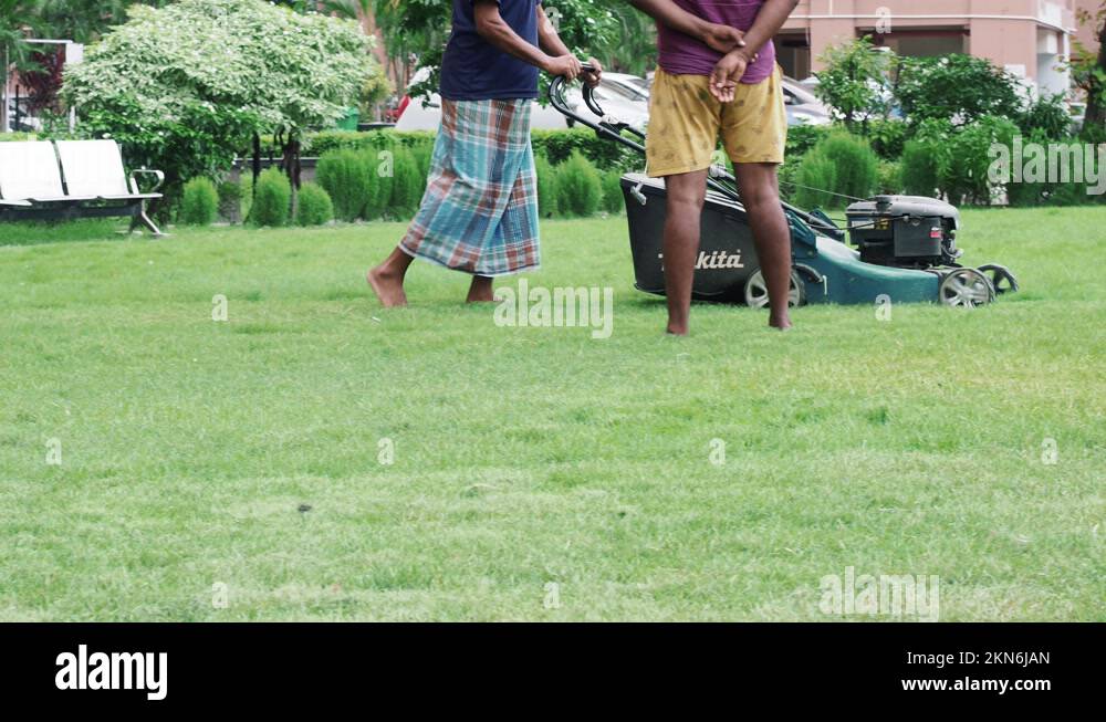 Man in lungi Stock Videos & Footage - HD and 4K Video Clips - Alamy
