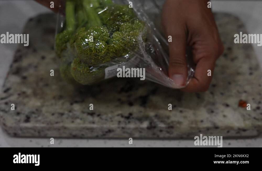 Beef brocoli Stock Videos & Footage - HD and 4K Video Clips - Alamy