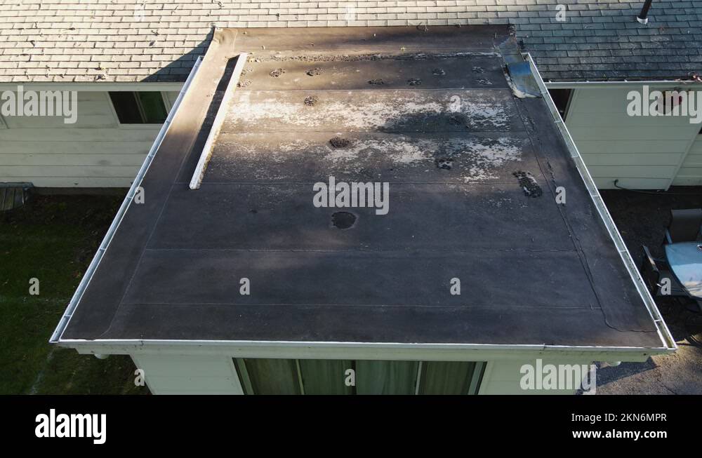 Shake shingles roof Stock Videos & Footage - HD and 4K Video Clips - Alamy