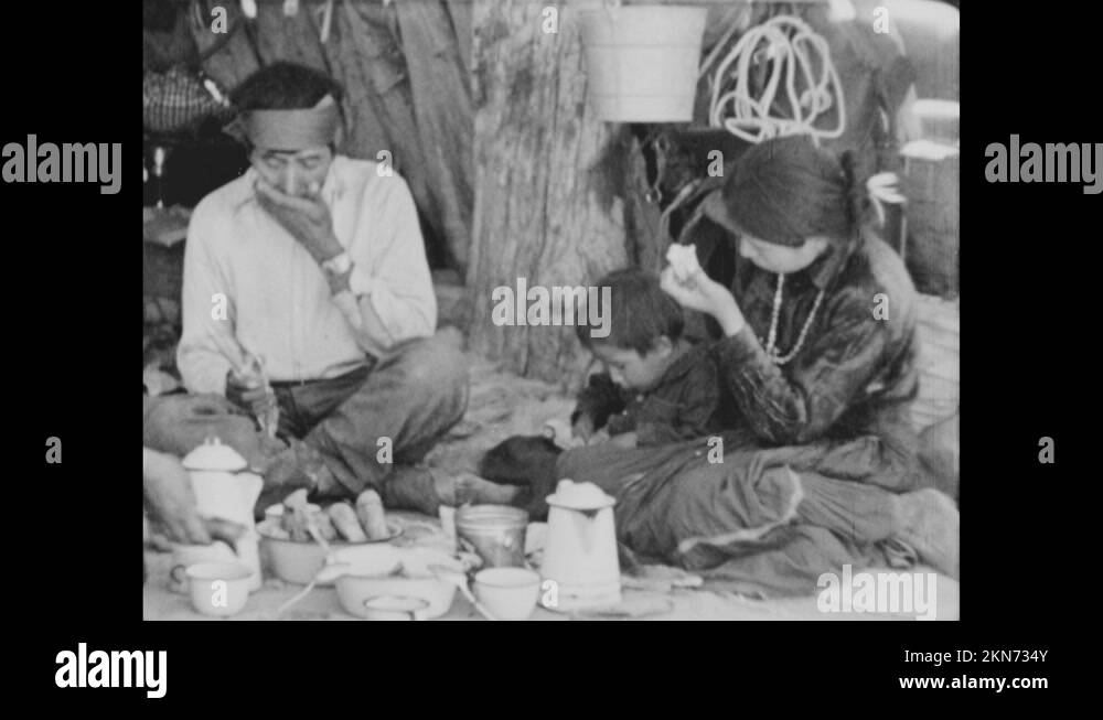 Eating Tamales Stock Videos And Footage Hd And 4k Video Clips Alamy