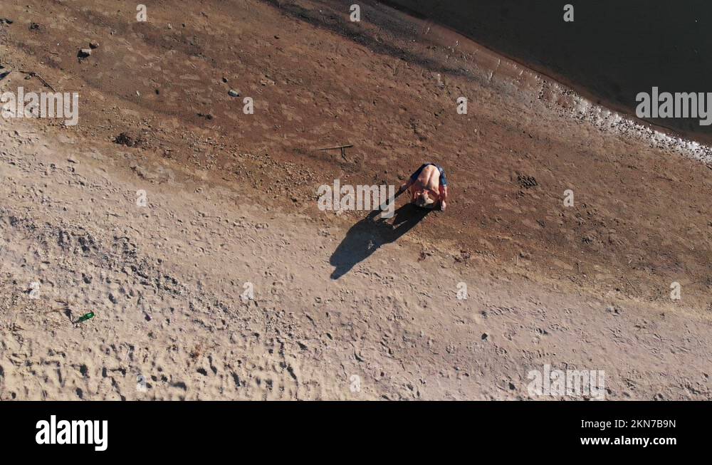 Lifting heavy stone Stock Videos & Footage - HD and 4K Video Clips - Alamy