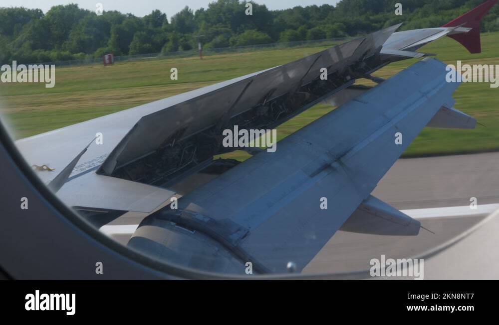 Open flaps Stock Videos & Footage - HD and 4K Video Clips - Alamy
