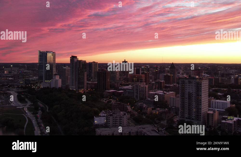 Milwaukee skyline sunset Stock Videos & Footage - HD and 4K Video Clips ...