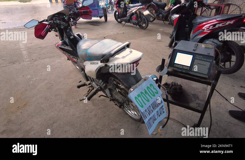 Engine analyzer Stock Videos & Footage - HD and 4K Video Clips - Alamy