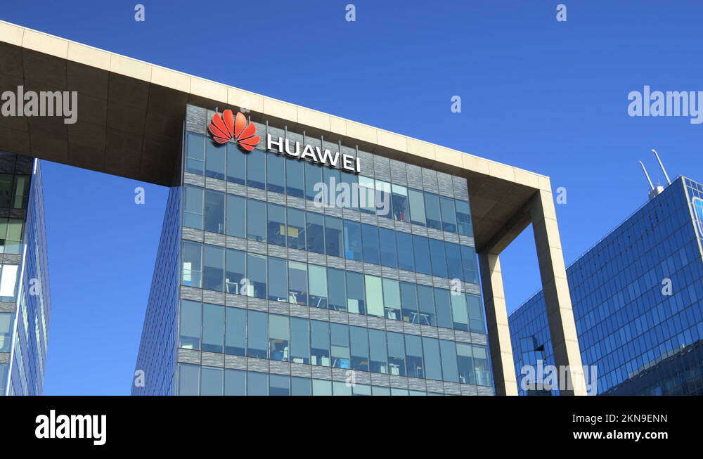 Huawei advertising Stock Videos & Footage - HD and 4K Video Clips - Alamy