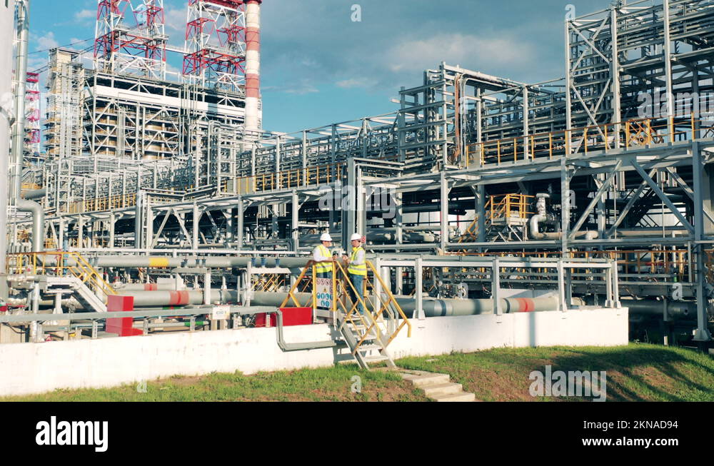 Refining facilities Stock Videos & Footage - HD and 4K Video Clips - Alamy