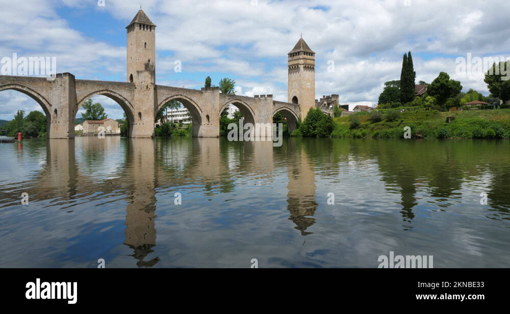 Pont valentre bridge Stock Videos & Footage - HD and 4K Video Clips - Alamy