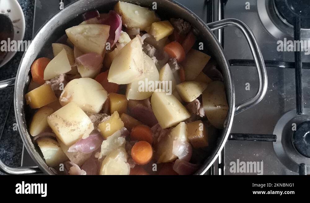 Cooking pot top view Stock Videos & Footage - HD and 4K Video Clips - Alamy