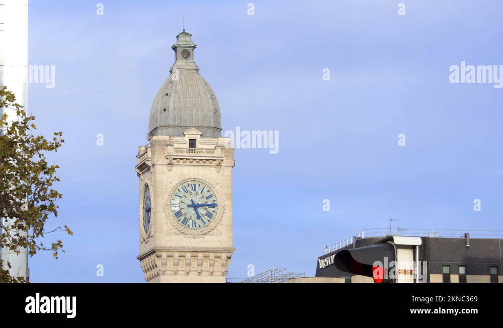 Gare de lyon train station clock tower Stock Videos & Footage - HD and ...