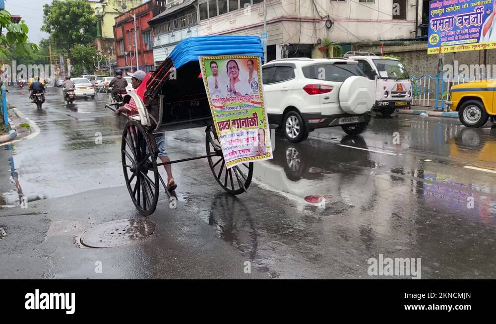 Kolkata rickshaw puller Stock Videos & Footage - HD and 4K Video Clips ...