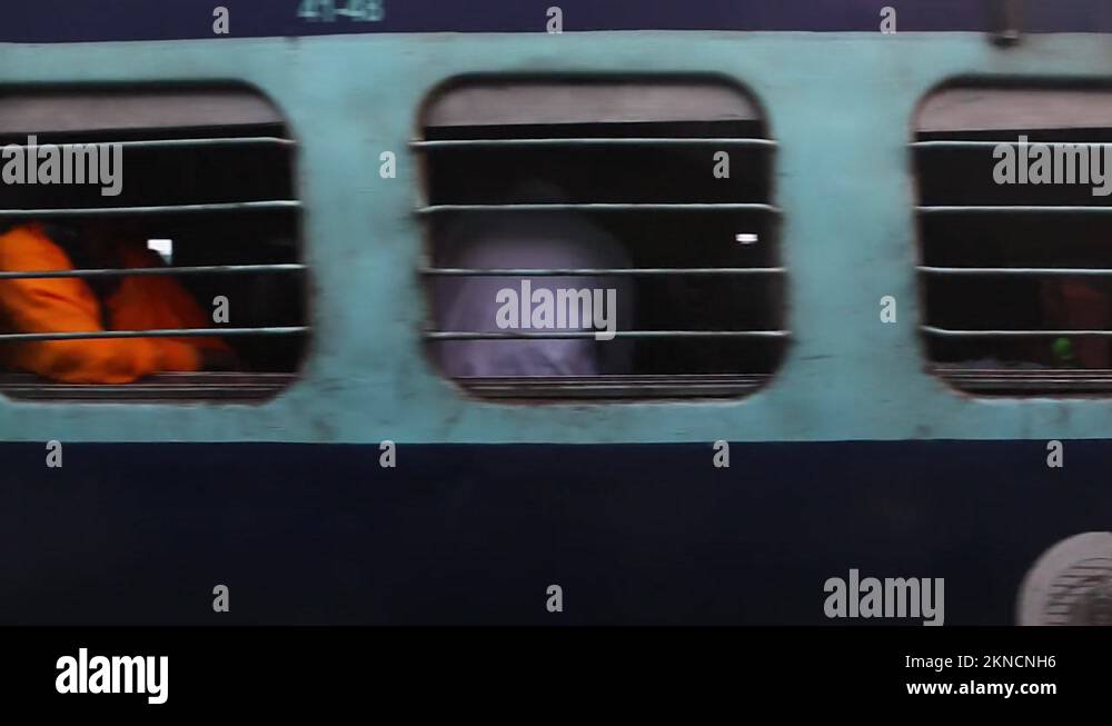 Indian crowded train Stock Videos & Footage - HD and 4K Video Clips - Alamy