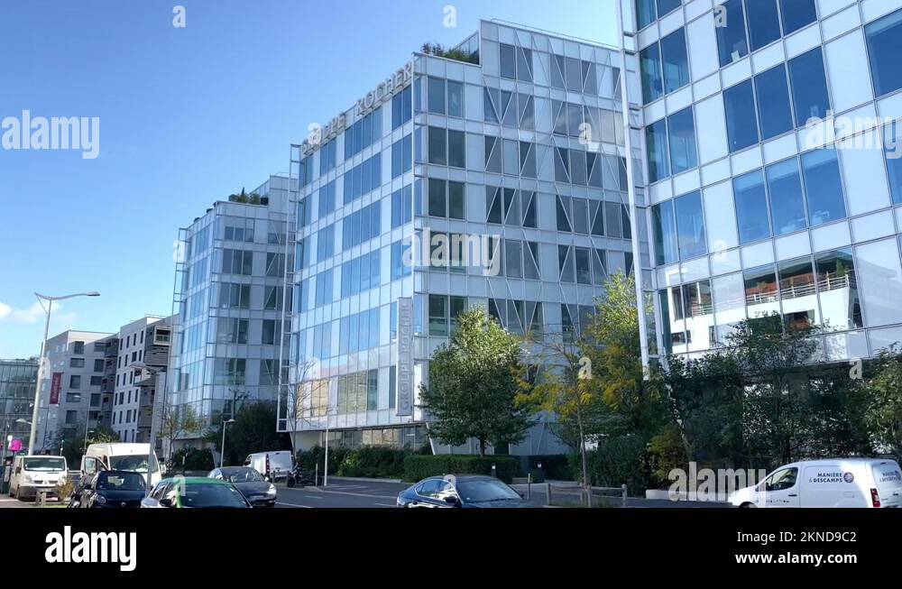 Yves rocher logo Stock Videos & Footage - HD and 4K Video Clips - Alamy