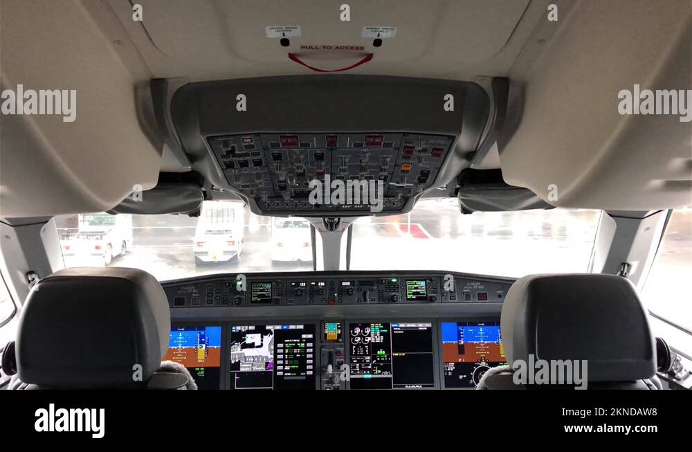 Airbus cockpit Stock Videos & Footage - HD and 4K Video Clips - Alamy