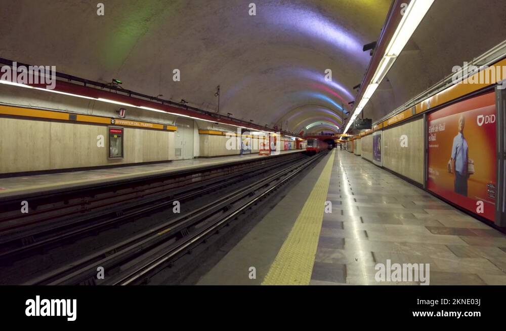 Mexico subway train Stock Videos & Footage - HD and 4K Video Clips - Alamy